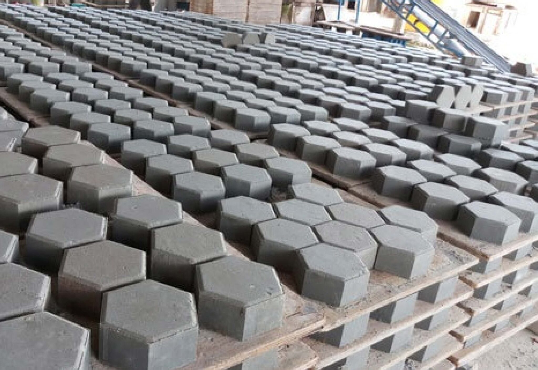 Keunggulan Paving Block untuk Proyek Konstruksi Anda - PT Cahaya Jaya Beton
